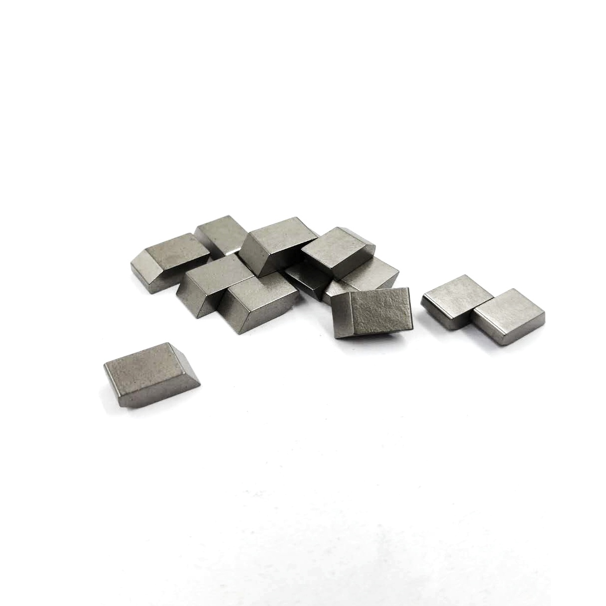 YG6 tungsten carbide /cemented carbide saw tips Tungsten Carbide Saw ...